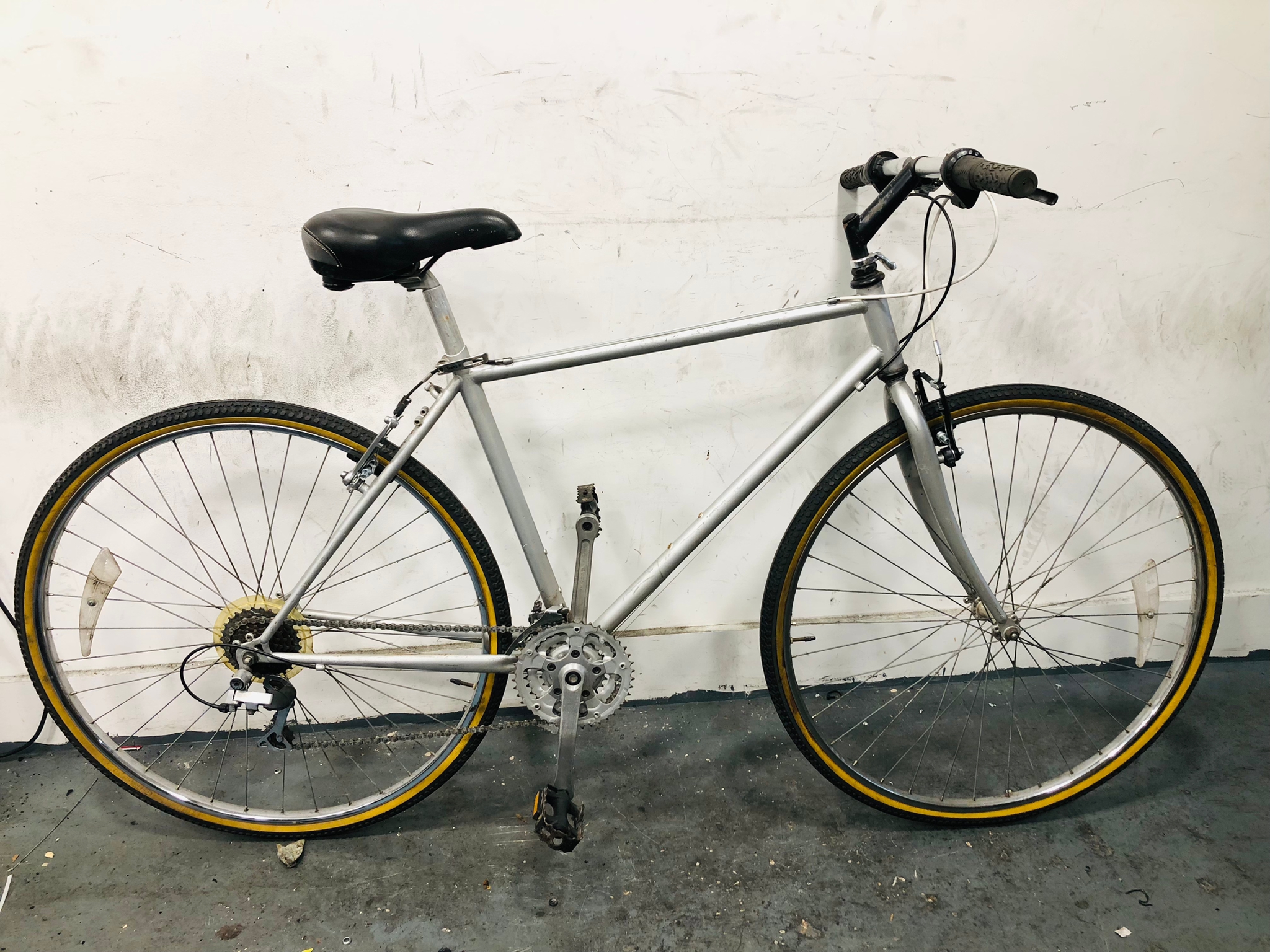 Silver Hybrid light weigh bike – Black Smith Cycles